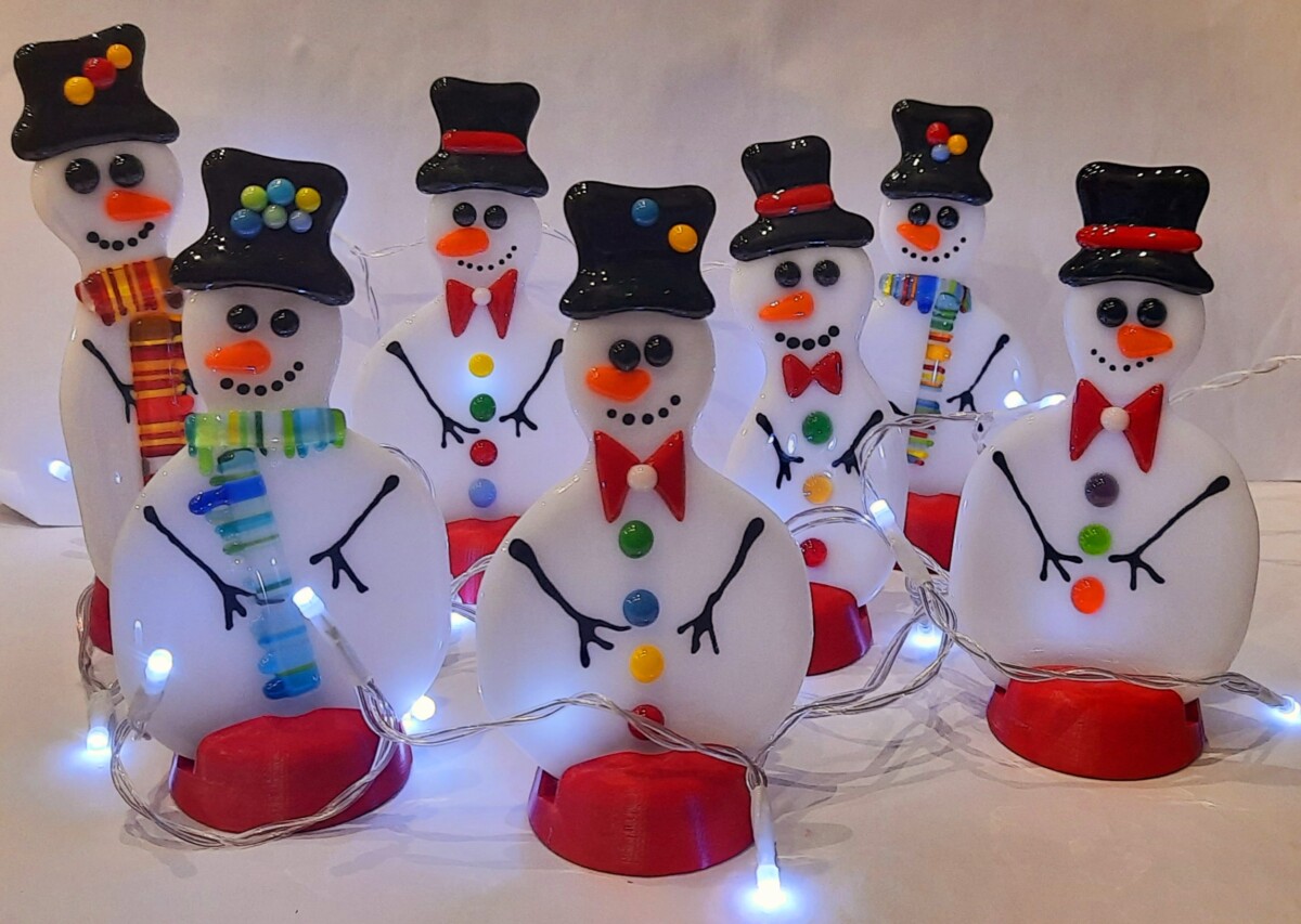 Smiling Snowman standing decoration | King's Forge Glass